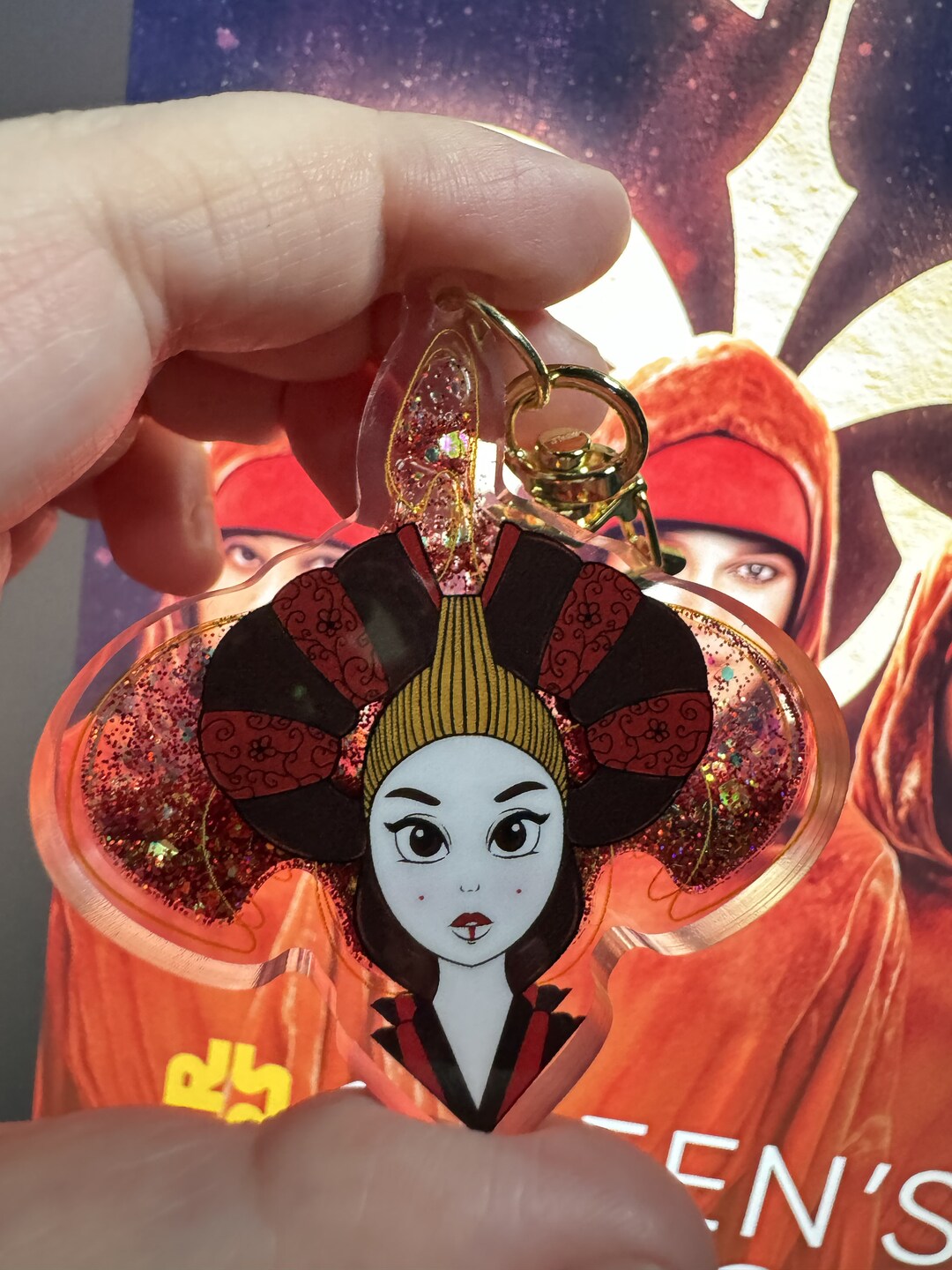 Queen's Shadow Keychain Glitter Quick Sand - Etsy