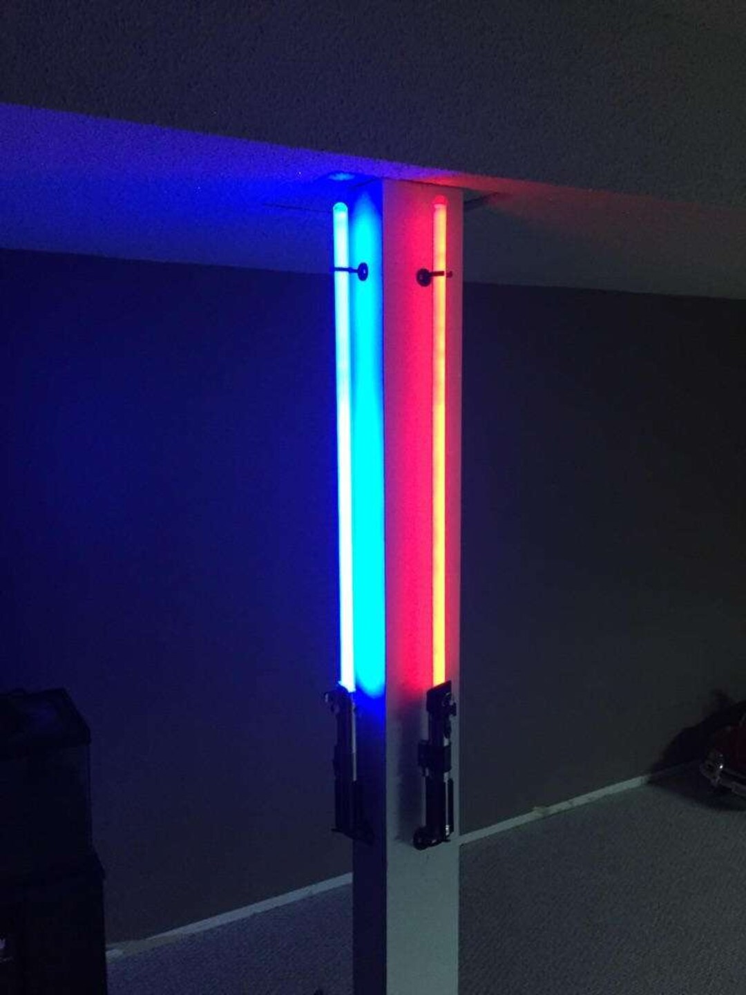 3D Printed Lightsaber Vertical Wall Minimalist Mount fits 1 Blade ...