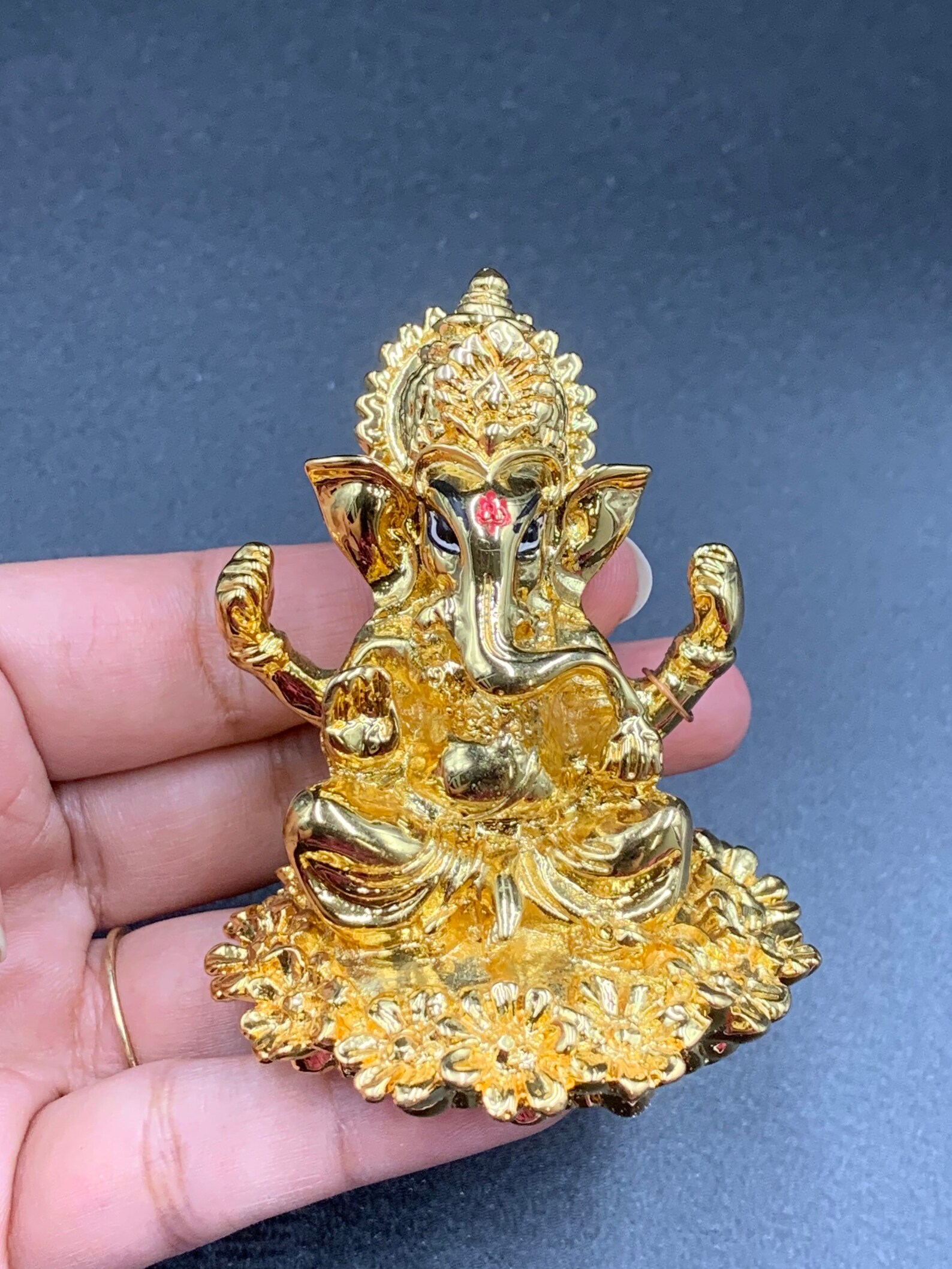 Gold Ganesh Idol/ Flower Design Ganesh/ Vinayaka Idol/ Lord - Etsy