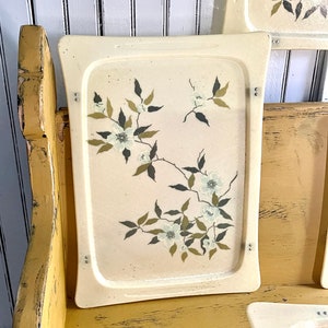 Poppy TV Trays, Quaker Industries, 4 Trays and 4 Stands, Poppy Flowers ...