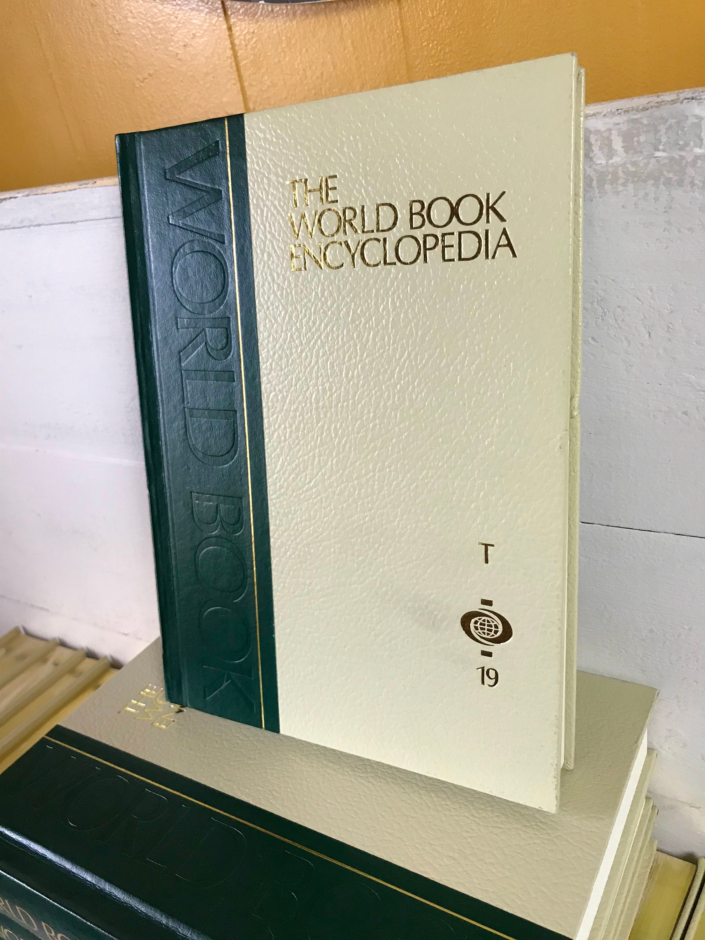 1988 World Book Encyclopedia Set 22 Books In All A to Z | Etsy