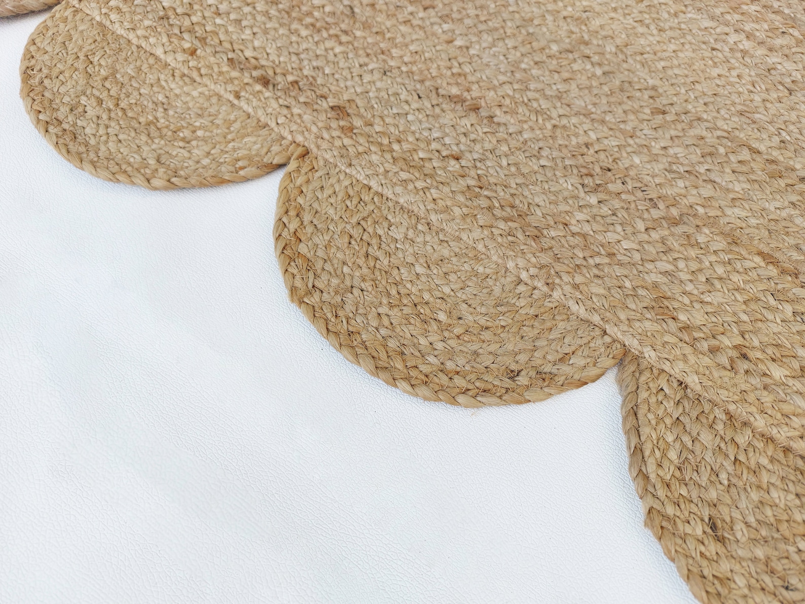 Scalloped Jute Rug, Natural Scallop Rug, Scalloped Edge Rug, Jute Area ...