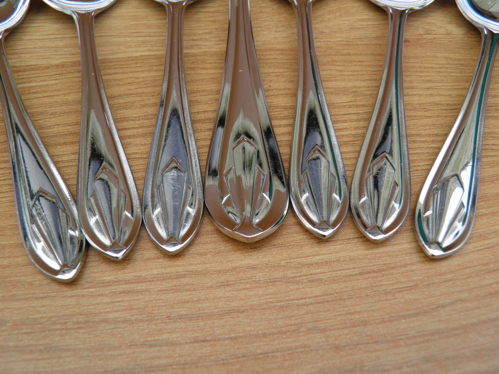 Stainless Chromium Plate Dessert Spoons & Serving Spoon in Case ...