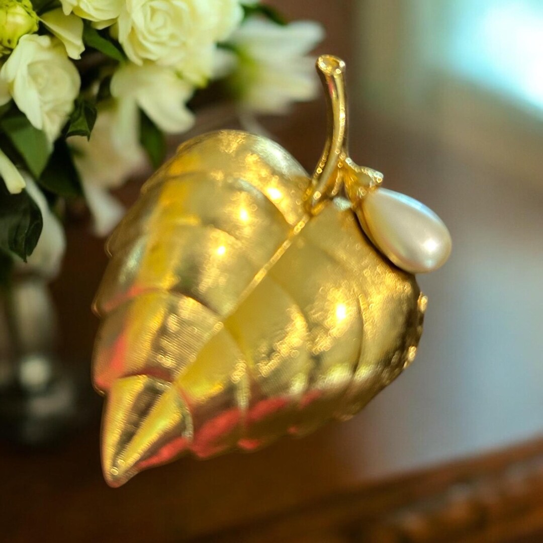 Vintage Avon Gold Tone Solid Perfume Locket Brooch Leaf Shape Faux ...