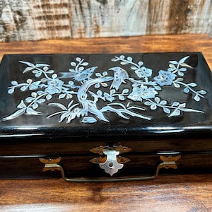 Vintage Black Lacquered Box With Shell Inlay - Etsy