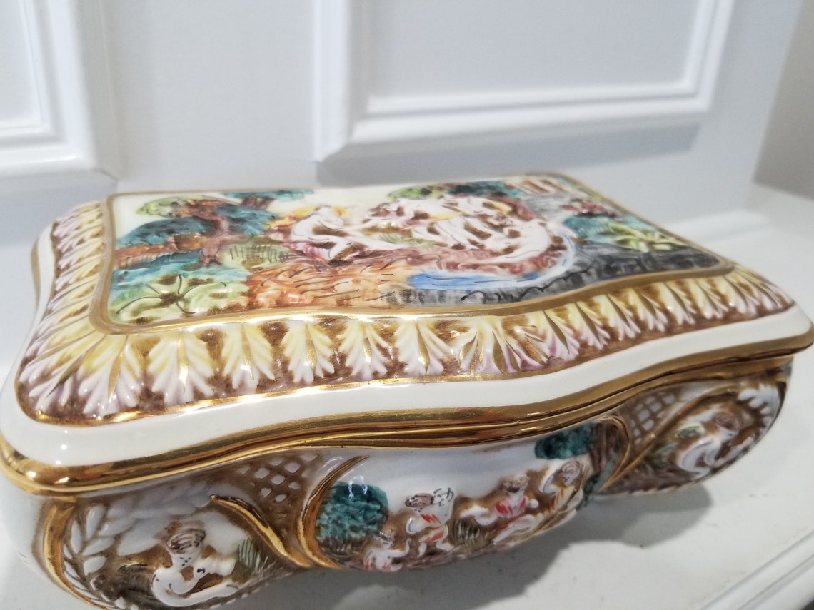 Antique R Capodimonte Porcelain Hand Painted Box With Lid - Gold Trim ...