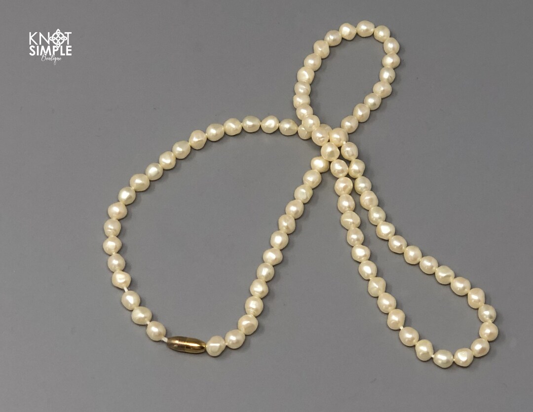 Luxurious String of Faux Pearls Timeless Costume Jewelry Necklace ...