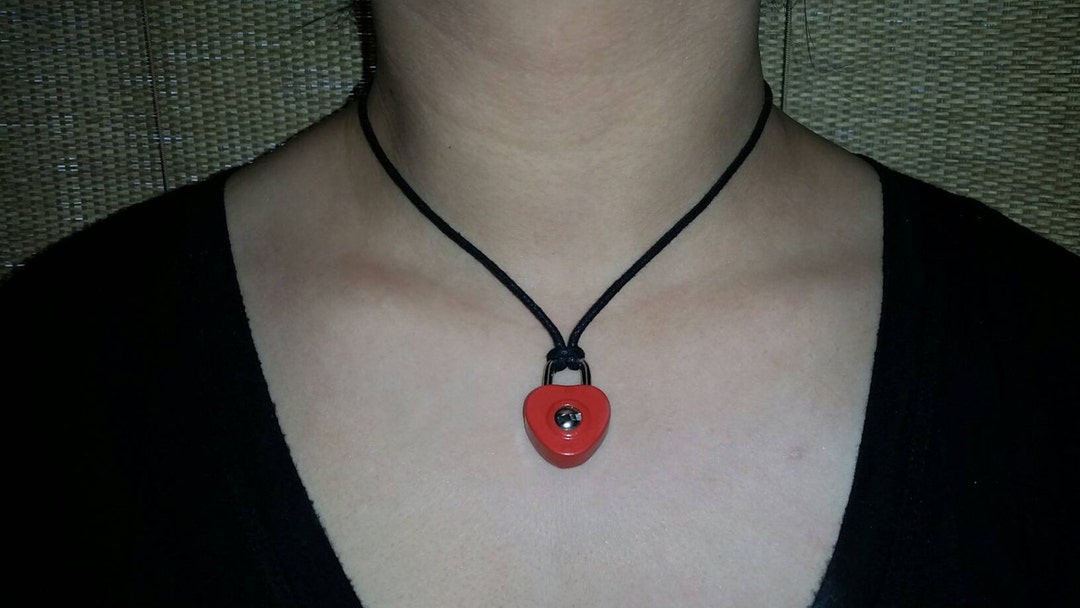 Black Choker With Heart Shaped Lock: Vintage Heart Shaped Lock on Black ...