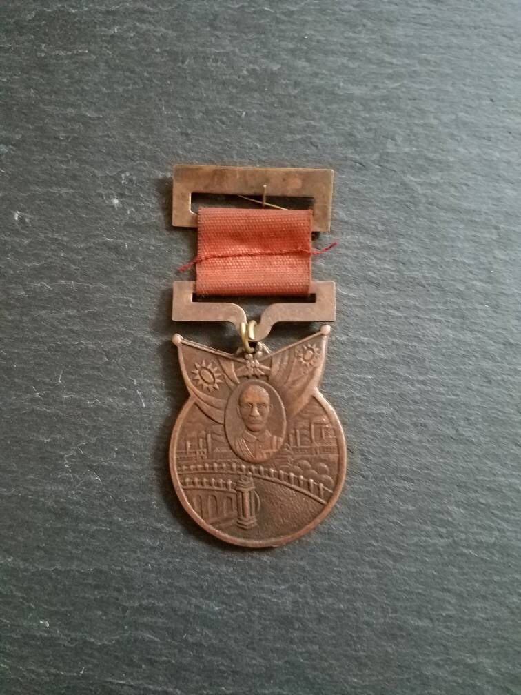 1950's Vintage Chinese Military Badges/pins. Vintage Copper Chinese ...