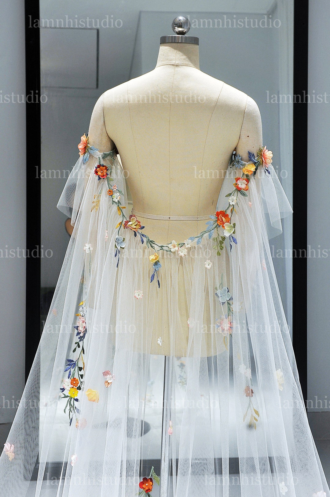 LS194 / 3D Flower Embroidery Bridal Cape: Tulle Wedding Cape - Etsy