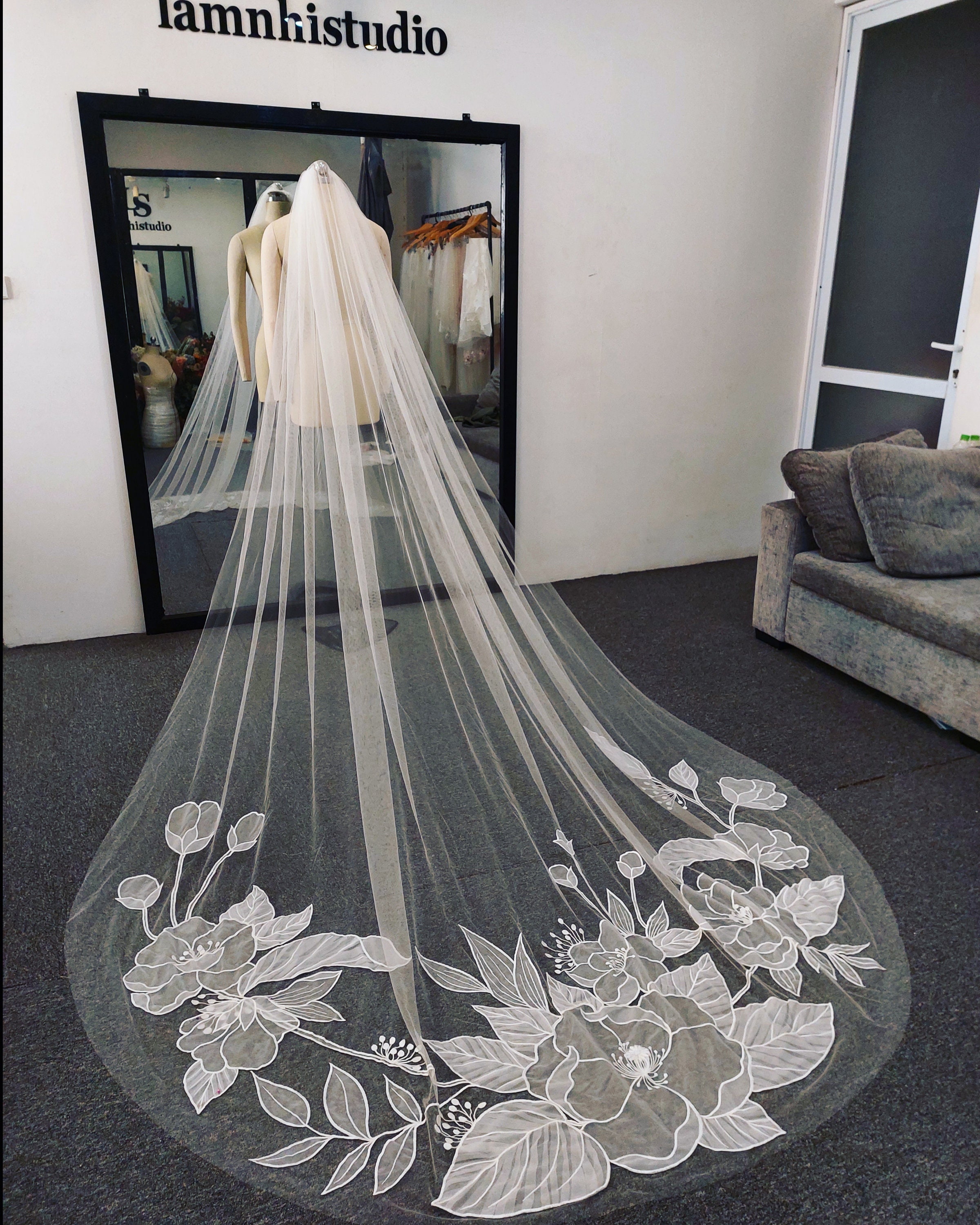 LS180: Floral Embroidery Wedding Veil, Tulle Lace Bridal Veil - Etsy