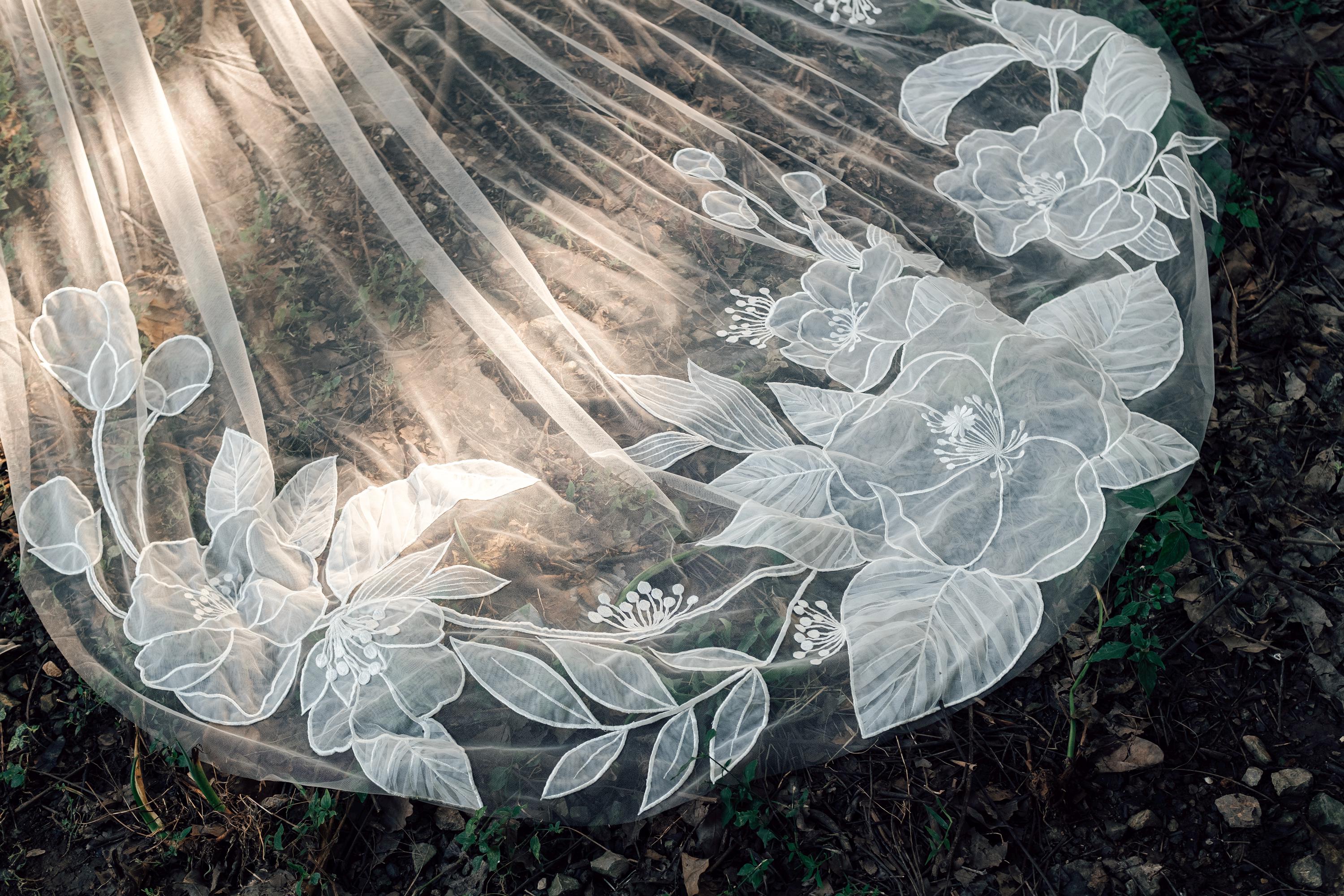 LS180: Floral Embroidery Wedding Veil, Tulle Lace Bridal Veil - Etsy