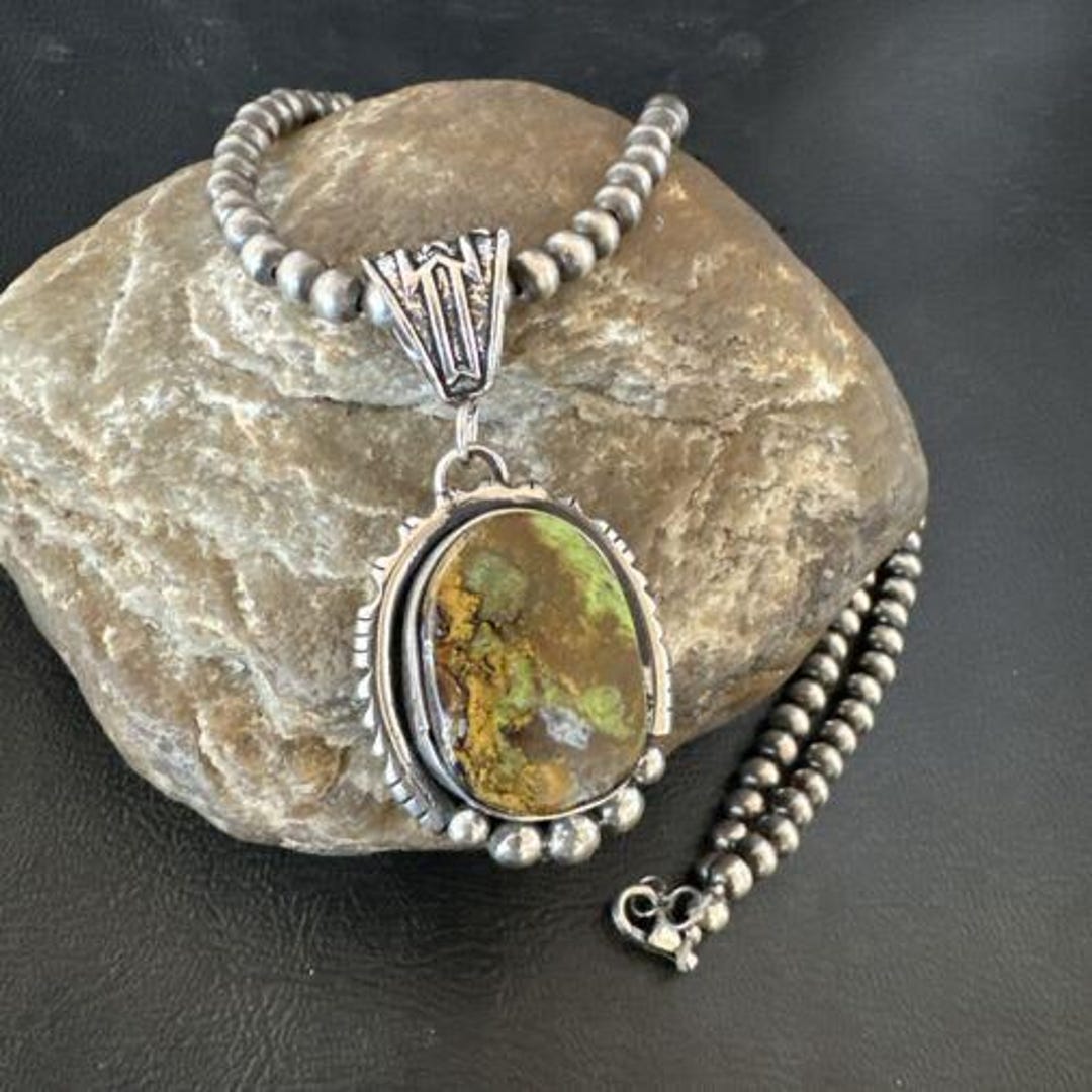 Navajo Green Gaspeite Pendant Necklace | Sterling Silver Beaded Jewelry ...