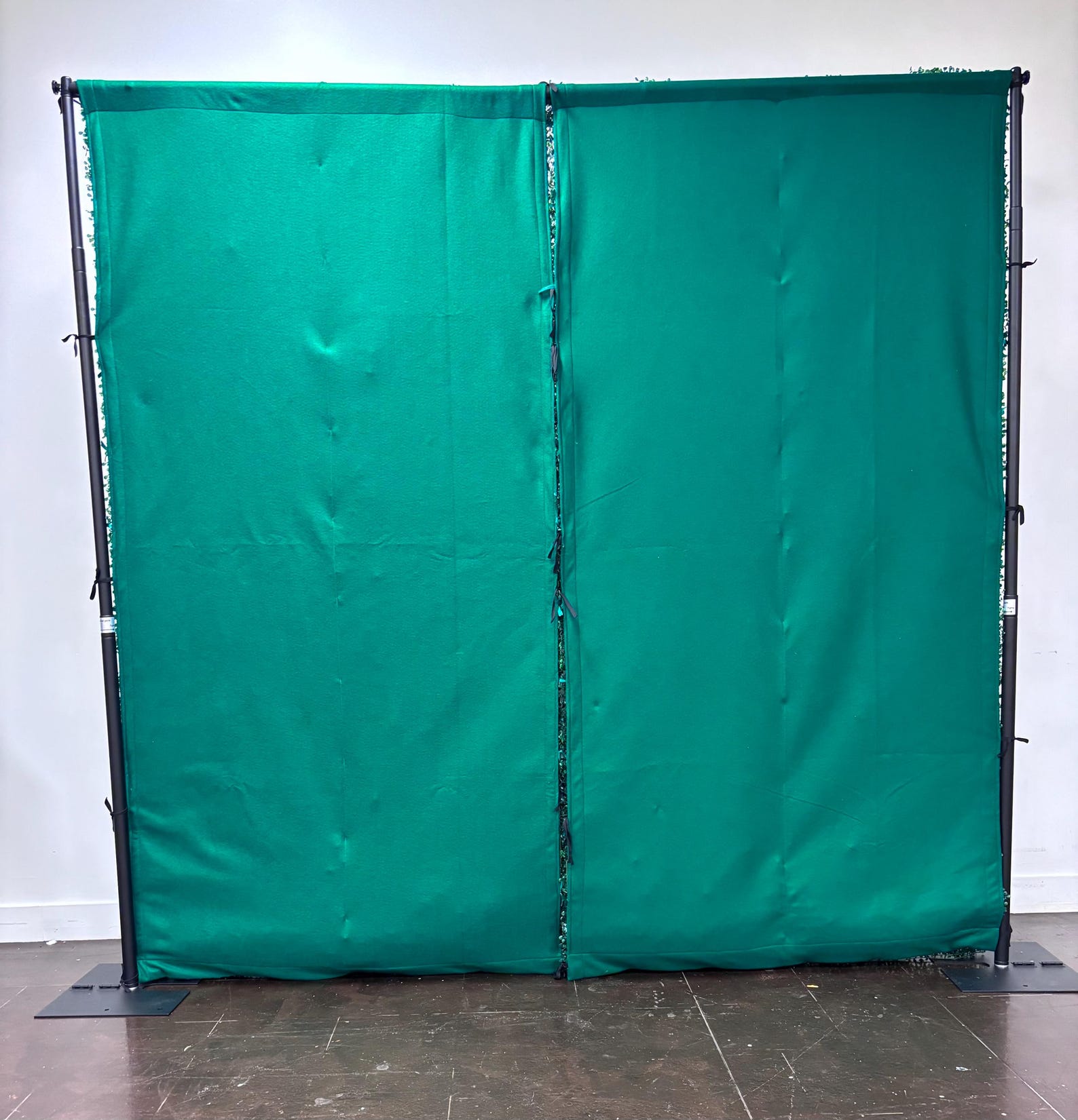 Artificial Grass Rollup Backdrop: Wedding, Birthday, Event Prop ...