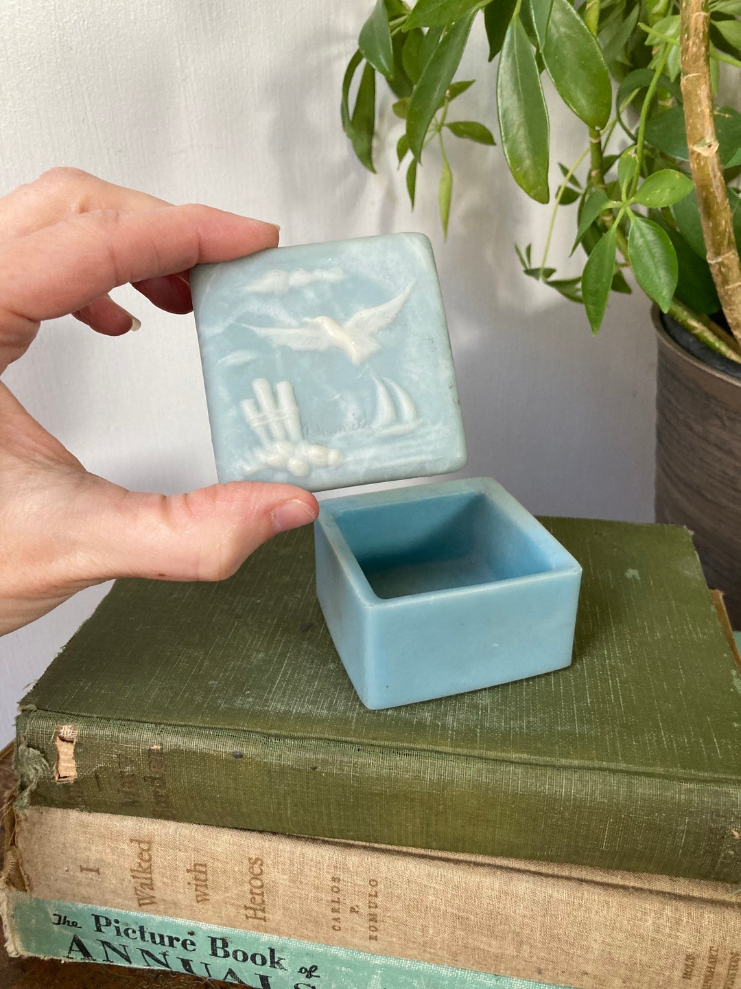 Blue Incolay Seagull Box. B - Etsy