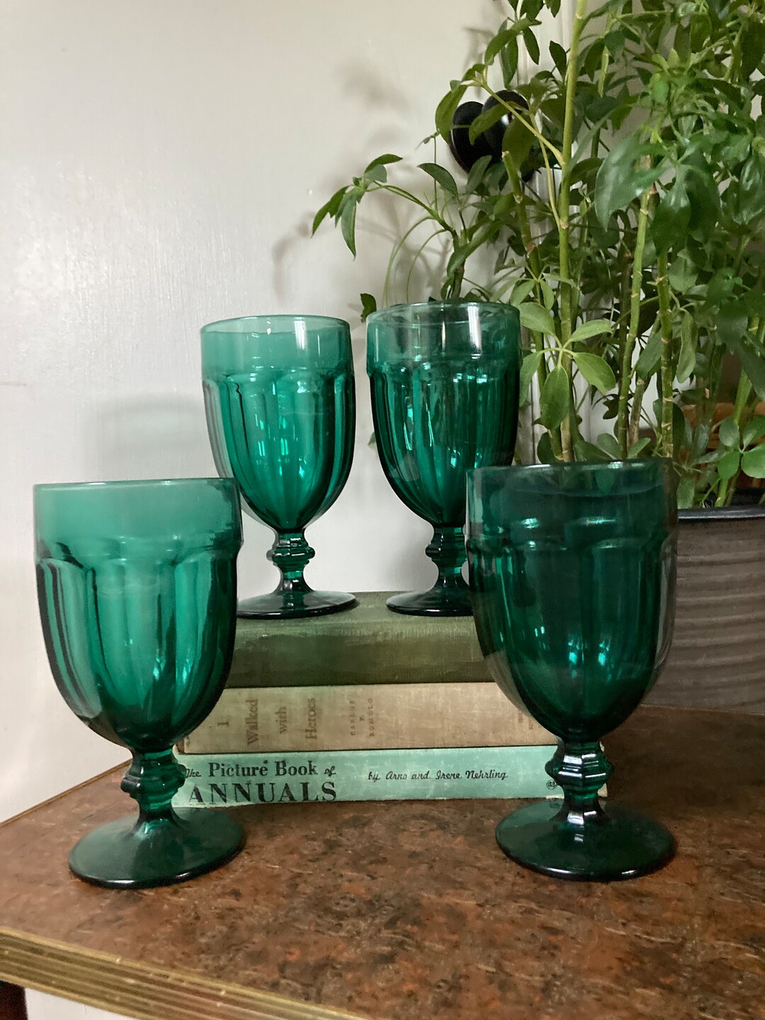 Green Glass Goblets - Etsy