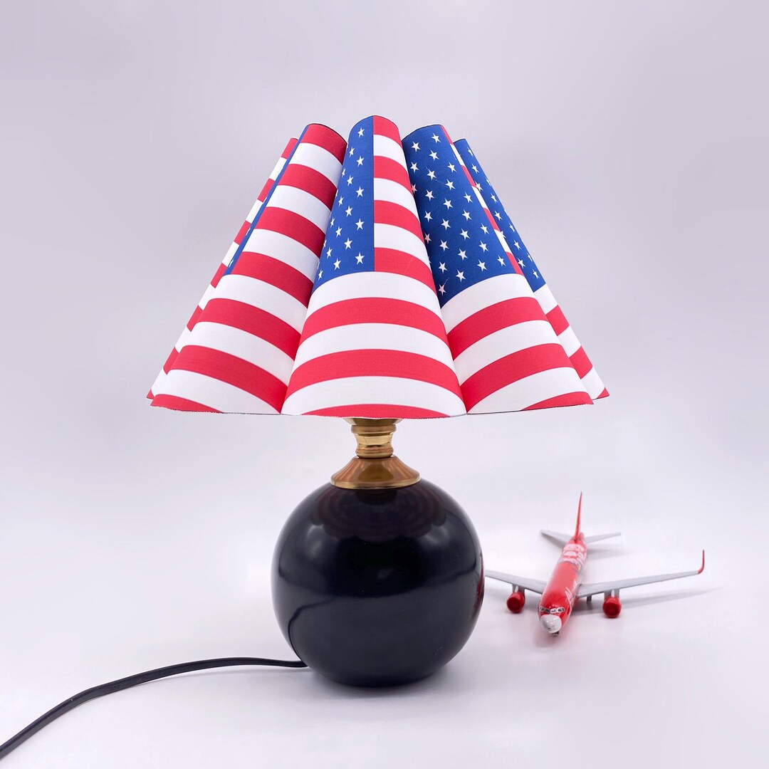 GDMES T055-A,USA Flag Style Table Lamp With Black Ceramic Round Base ...