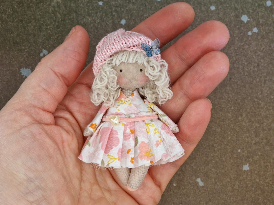 Miniature Fabric Doll, Cloth Custom Doll, Tiny Textile Personnalized ...
