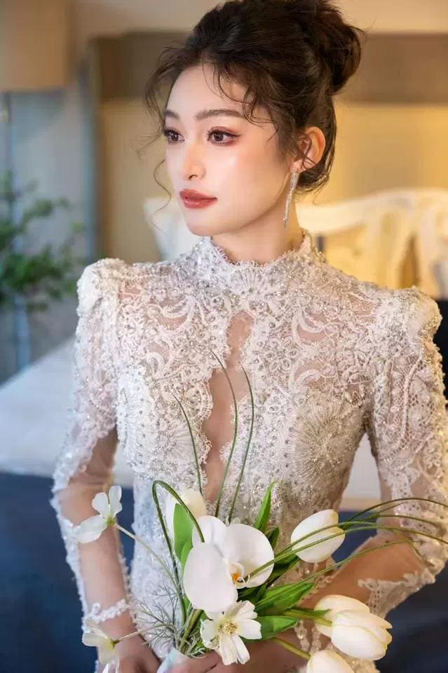 Stunning Open Back Wedding Dresses for a Timeless Look, Vintage Lace ...
