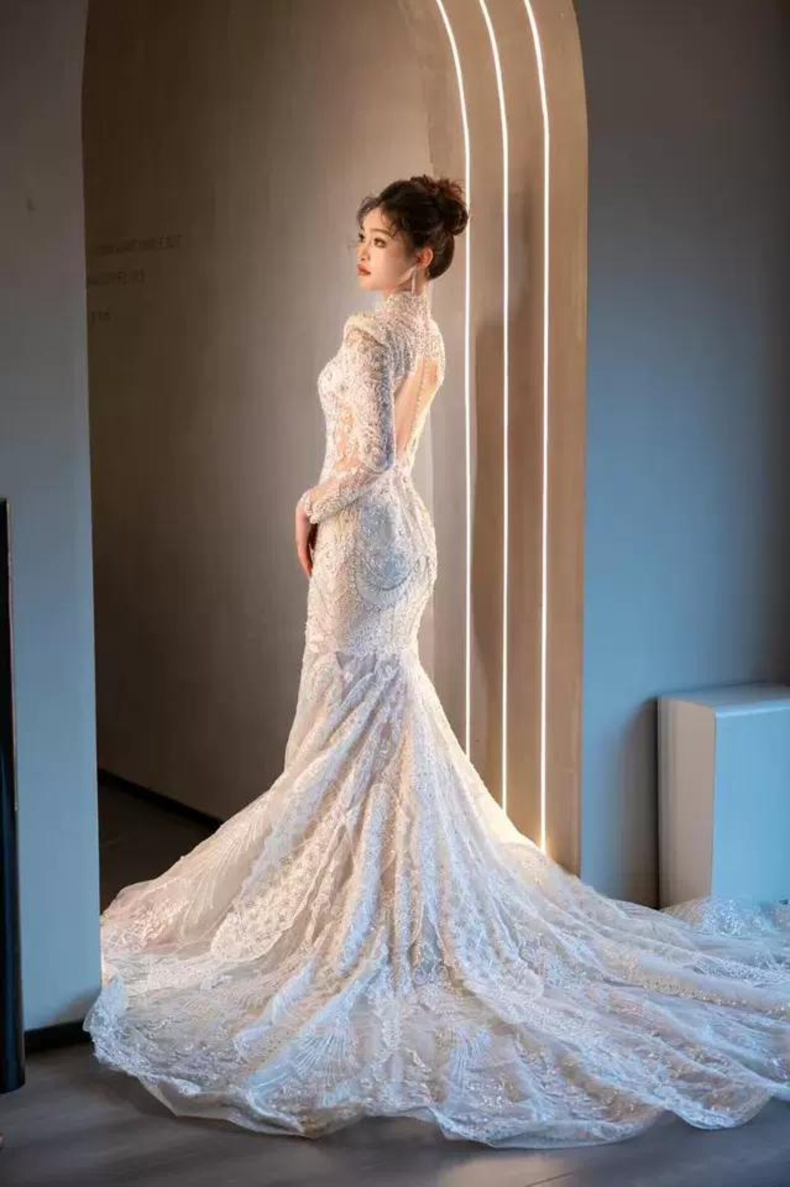 Stunning Open Back Wedding Dresses for a Timeless Look, Vintage Lace ...