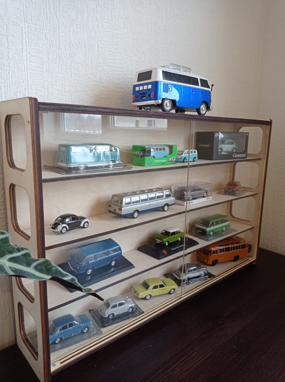 Completely Closed Acrylic and Solid Wood Display Cabinet for Car ...