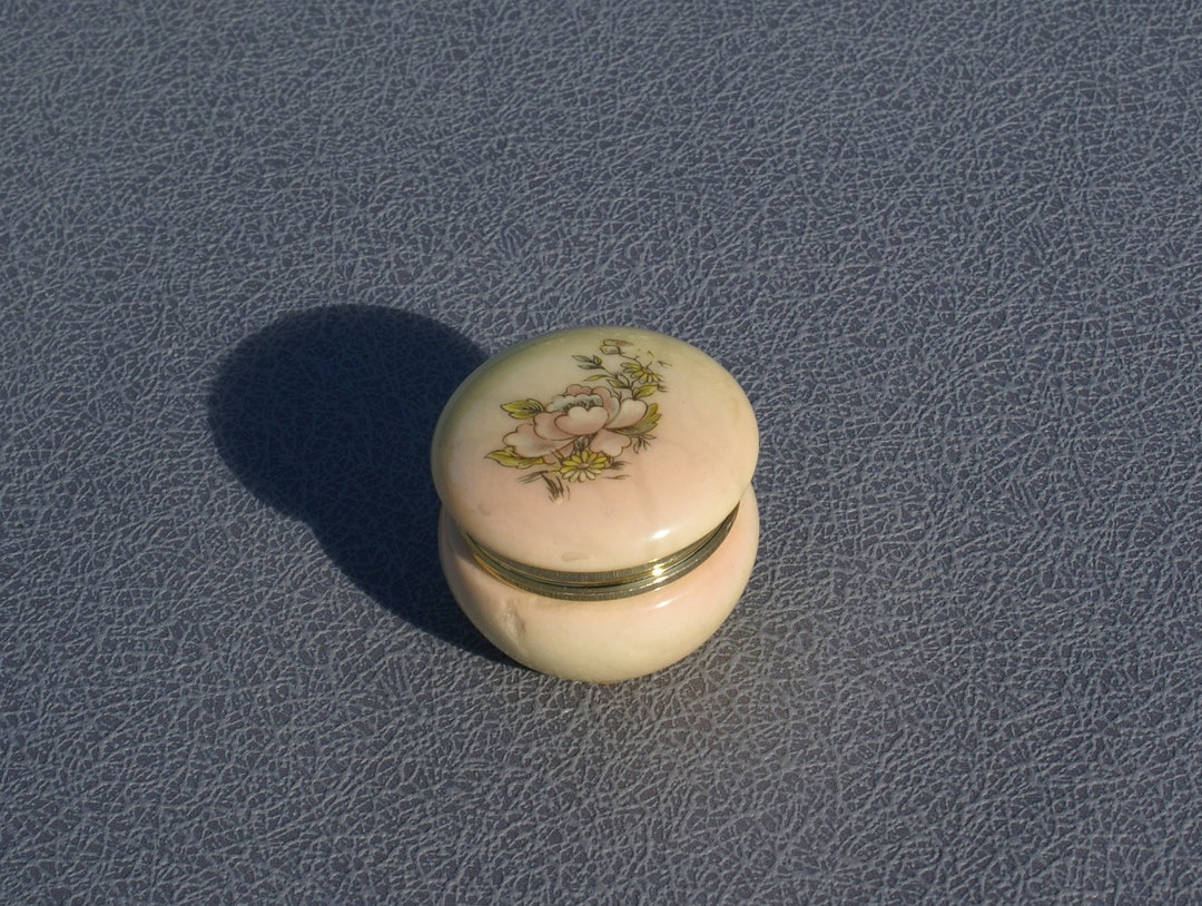 Small Alabaster Box With Lid Pastel Peach Ring Box Tiny Round Container ...
