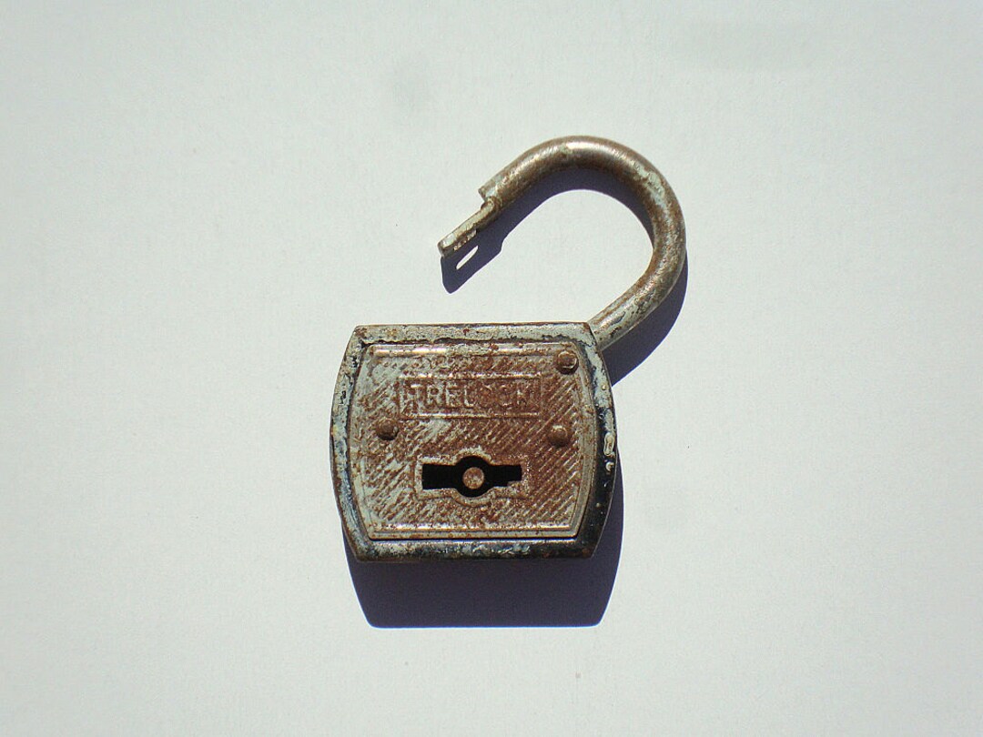 Vintage Padlock Farmhouse Pad Lock Antique Lock Rusty Steampunk ...