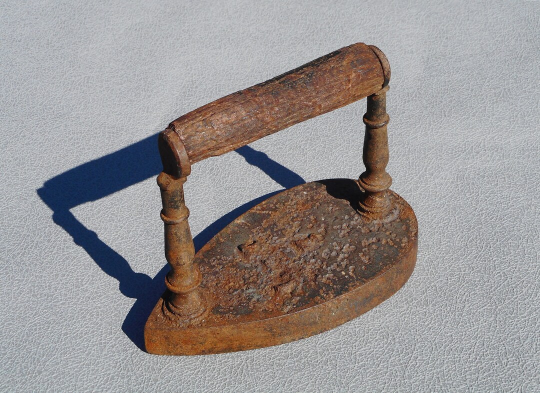 Antique Rusty Sad Iron Vintage Cast Iron Flat Iron for Clothes Rustic ...