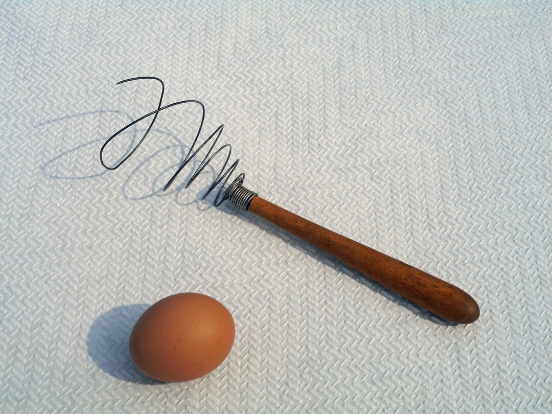 Vintage Spiral Wire Whisk for Whipping Hand Egg Beater Old Kitchen Tool ...