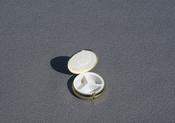 Small round pill box vintage pill container pocket pi… - Gem