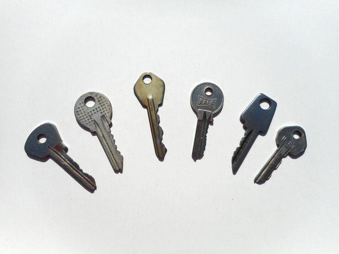 Six Vintage Flat Keys Real Door Key Authentic Keys for Crafts Mix Media ...