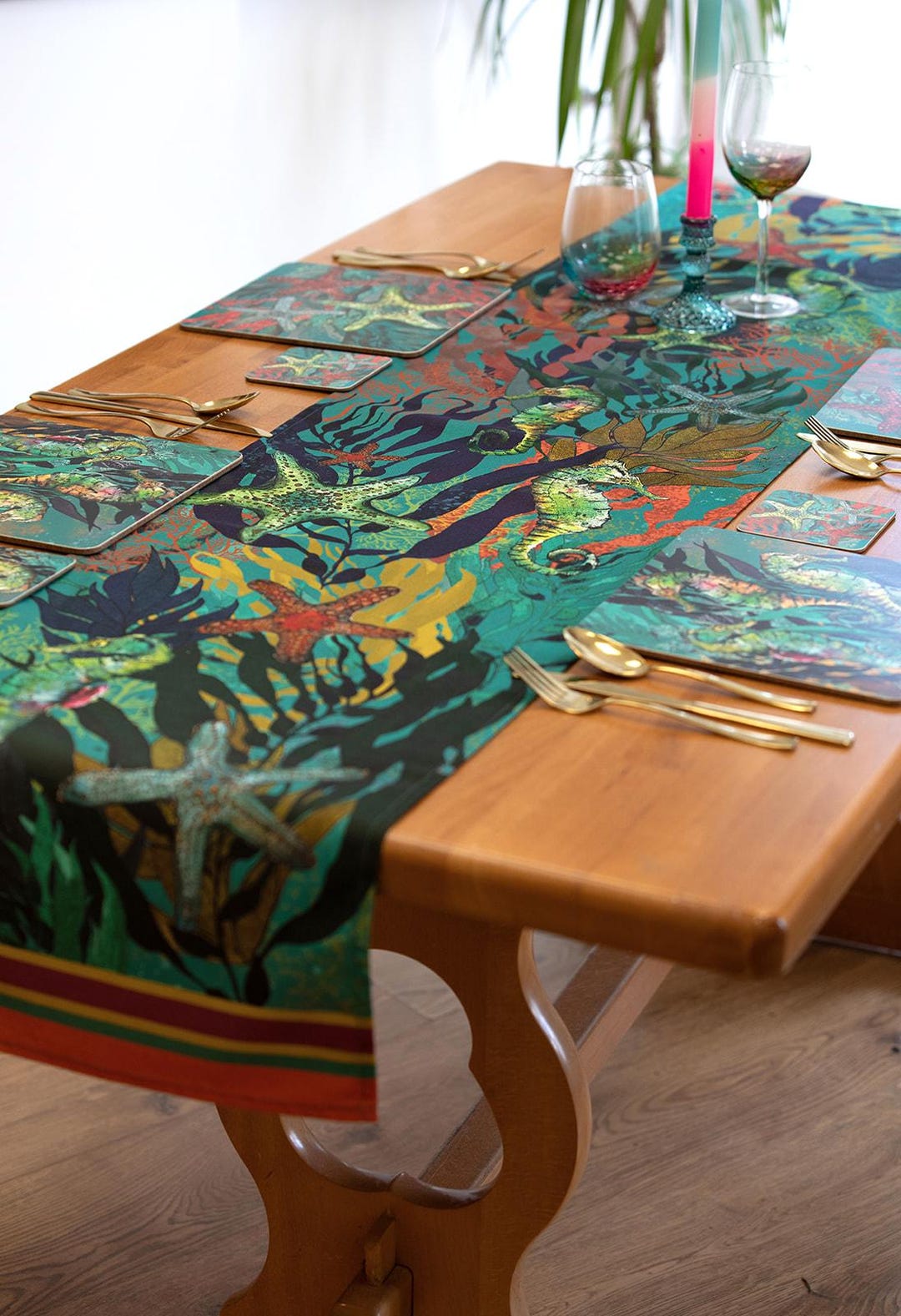 Seahorse & Starfish Table Runner (TR0019) - Etsy