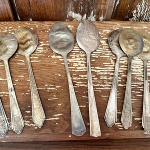 Set of 8 Tarnished Flattened Silverplate Soup Spoons,ornate,victorian ...