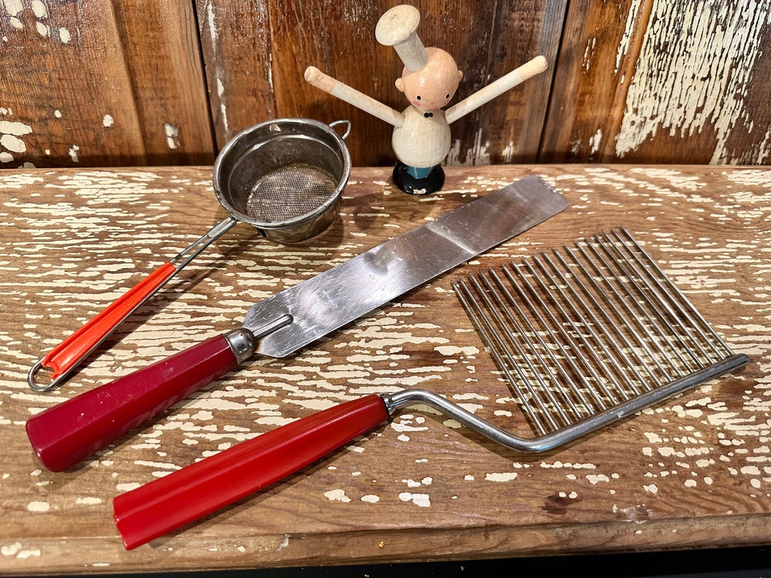 Red Plastic Bakelite Handle Kitchen Utensils,set of 3,gadgets,rustic ...
