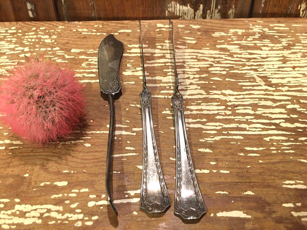 Tarnished Silver Plate Cheese Spreader,butter Knives,set of 3,small ...