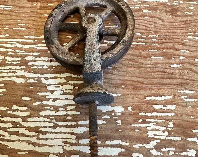 Antique Cast Iron Screw in Farm Wheel Pulley,rusty Pulley,3" Wheel ...