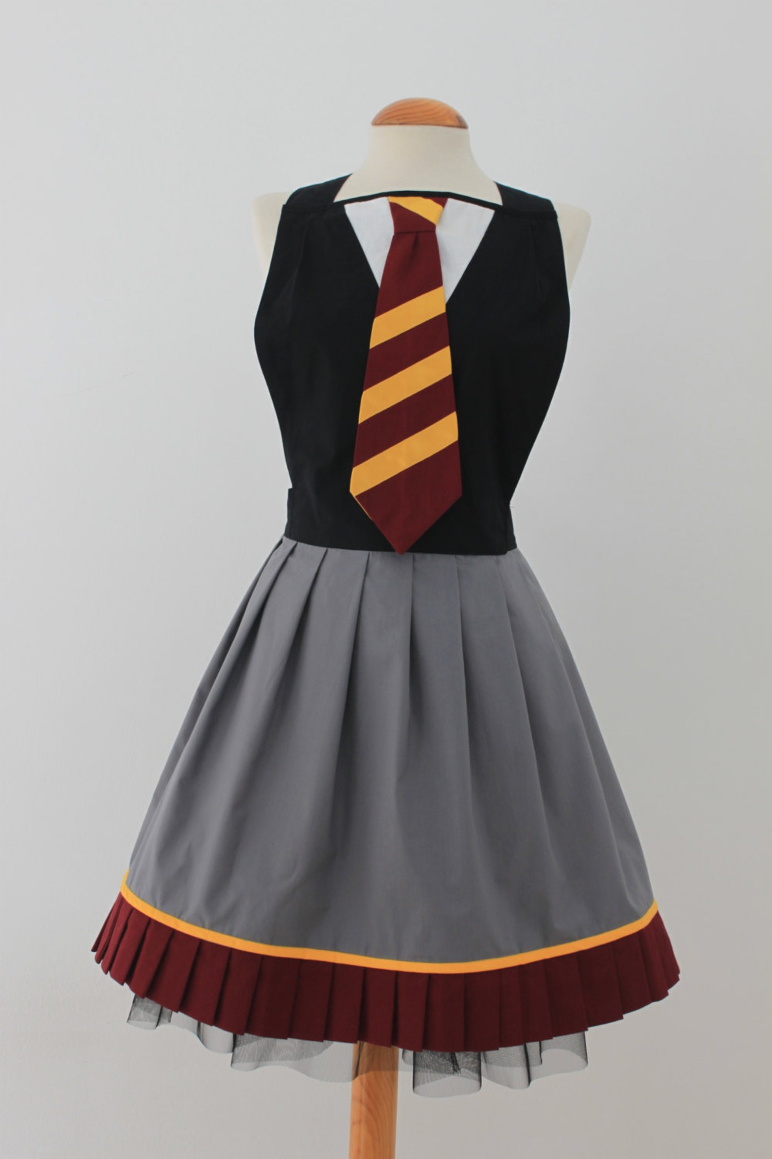 H.P. Inspired Apron - Etsy