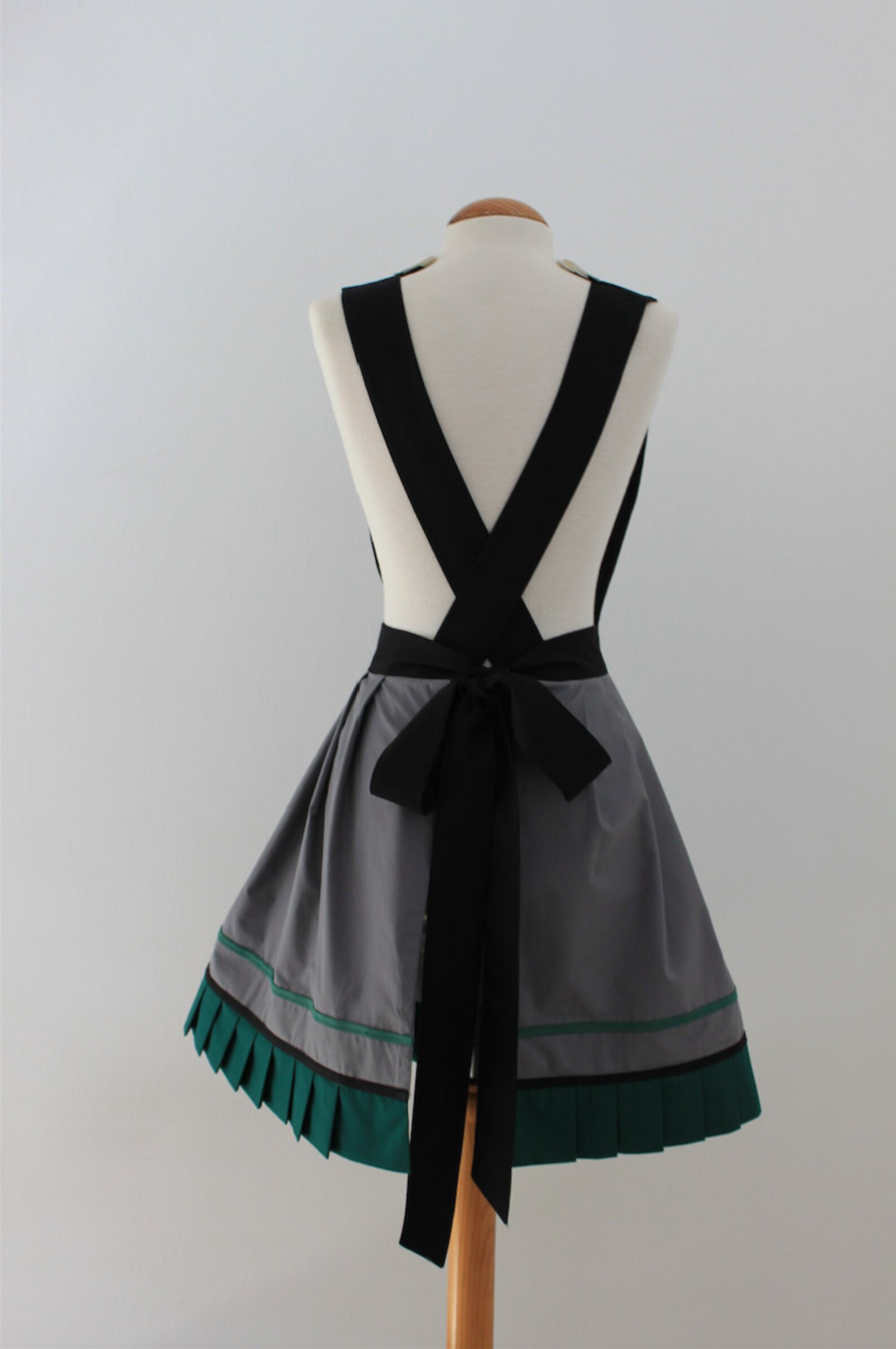 H.P. Slyth. Inspired Apron - Etsy