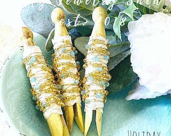 Shabby Chic Lace Clothes Pins, Vintage Style Handmade Ornaments, Wood ...