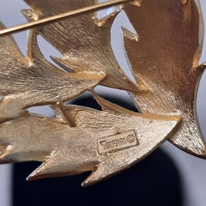 1960s Vintage Designer Trifari Gold Tone Leaf Brooch - Etsy