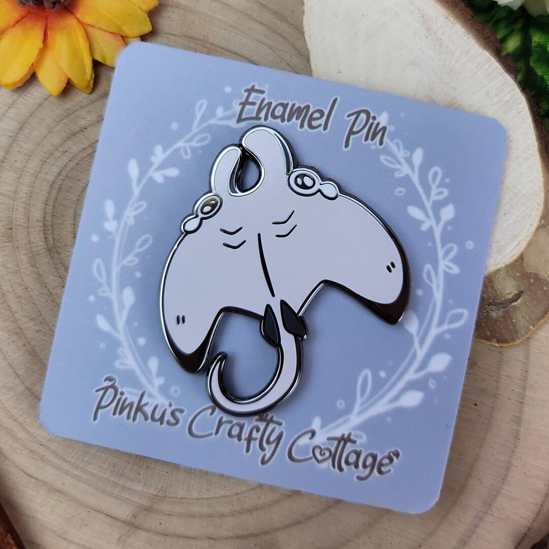 Manta Ray Pin - Etsy