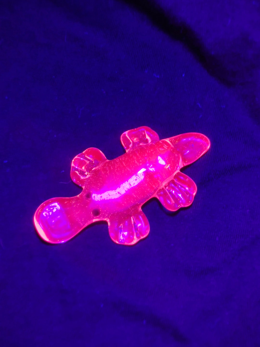 Handmade Borosilicate Uv Pink Reactive Glass Platypus Tasmania.dr ...