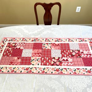 Valentine Hearts Table Runner, Heart Quilted Table Runners, Decor for Valentines - Etsy
