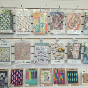 Garden Path Table Runner Quilt PATTERN by Dragonfly Fiberart - Etsy