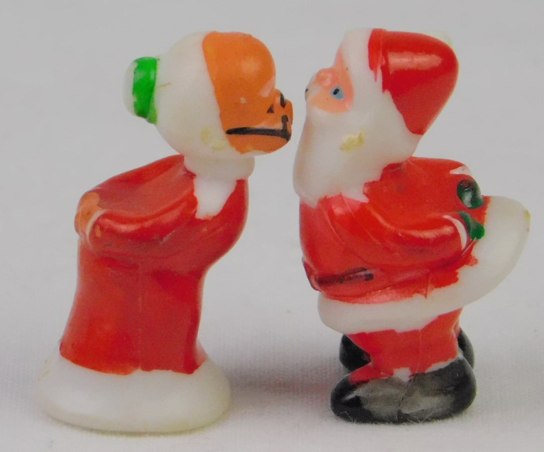Miniature Kissing Santa and Mrs. Claus. Vintage Hard Molded Plastic ...