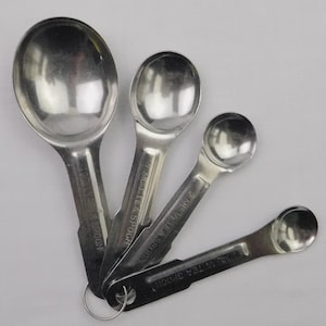 Vintage Aluminum Measuring Spoons Set: Farmhouse Kitchen Decor - Etsy