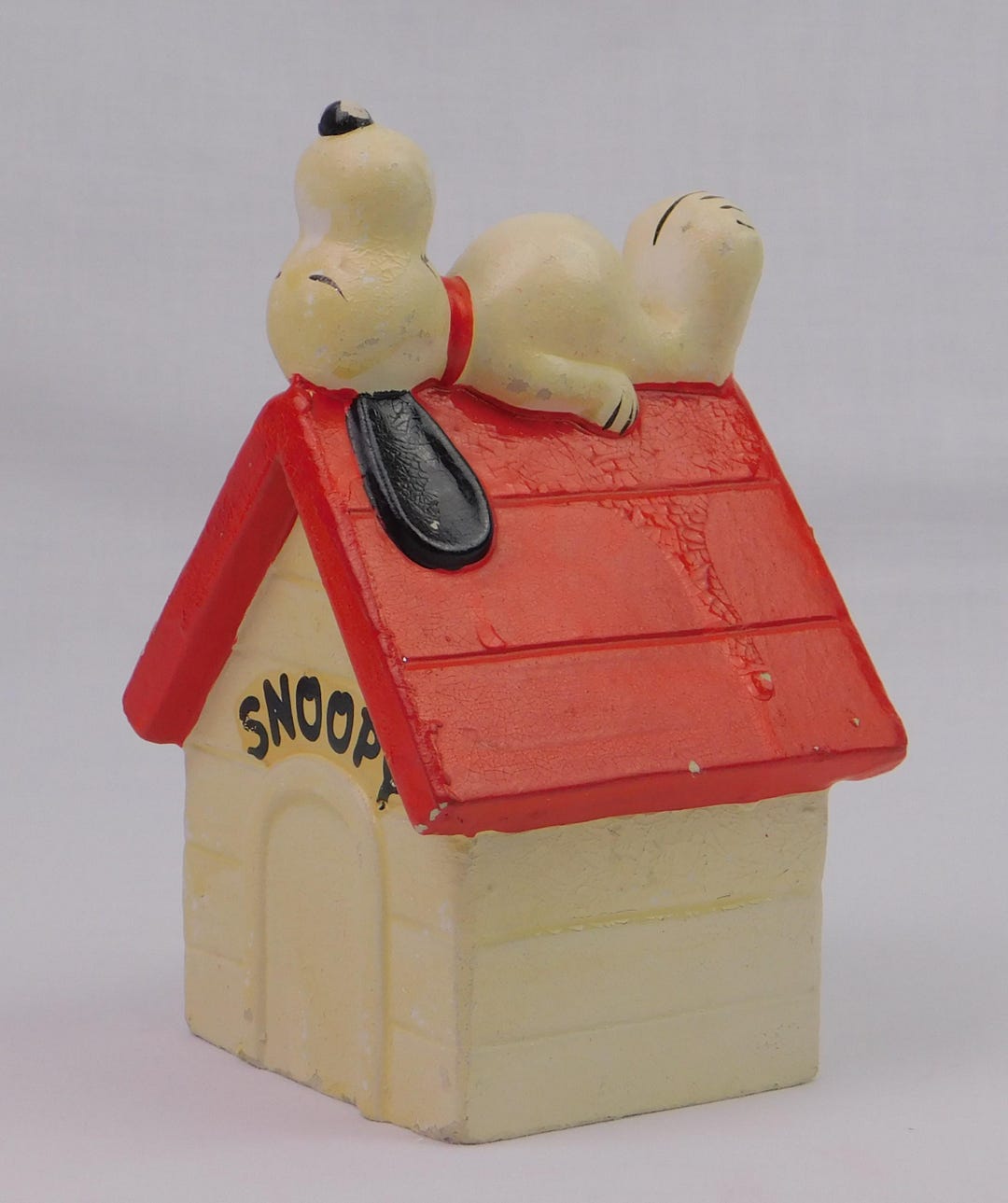 Snoopy Coin Bank Chalkware. Vintage United Feature Syndicate Beagle ...