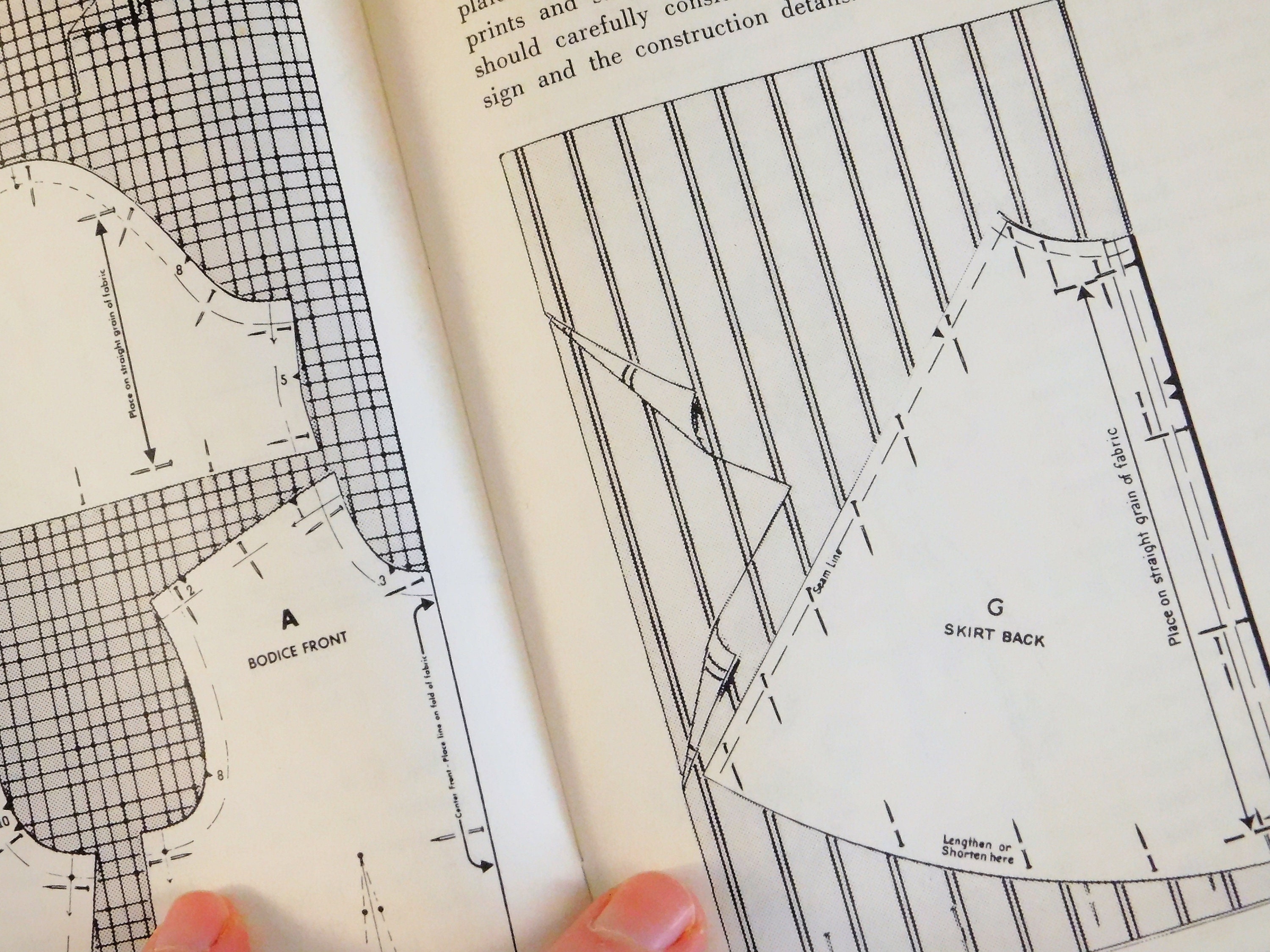 Vintage how to Lay Out a Pattern and Cut From - Etsy