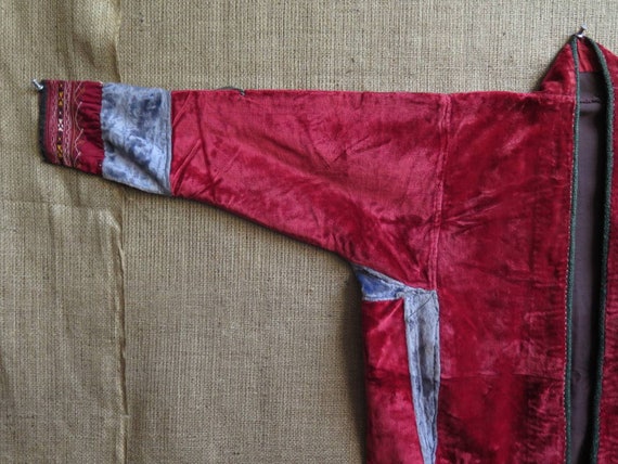 Traditional Vintage Turkmen Silk Velvet Chapan - Gem