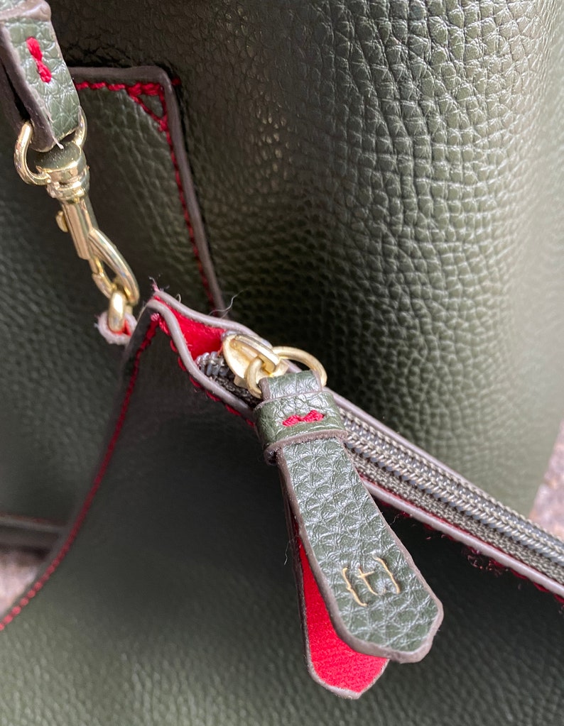 Designer Vintage Tutilo Carry of the Day Tote in Pebbled Dark Green ...